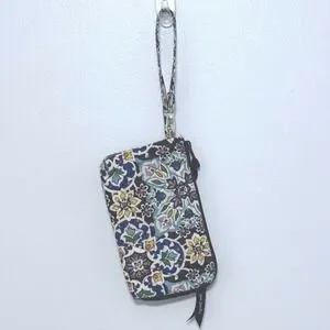 Vera Bradley | Bags | Vera Bradley Rfid Quilted Cotton Wristlet Wallet ...